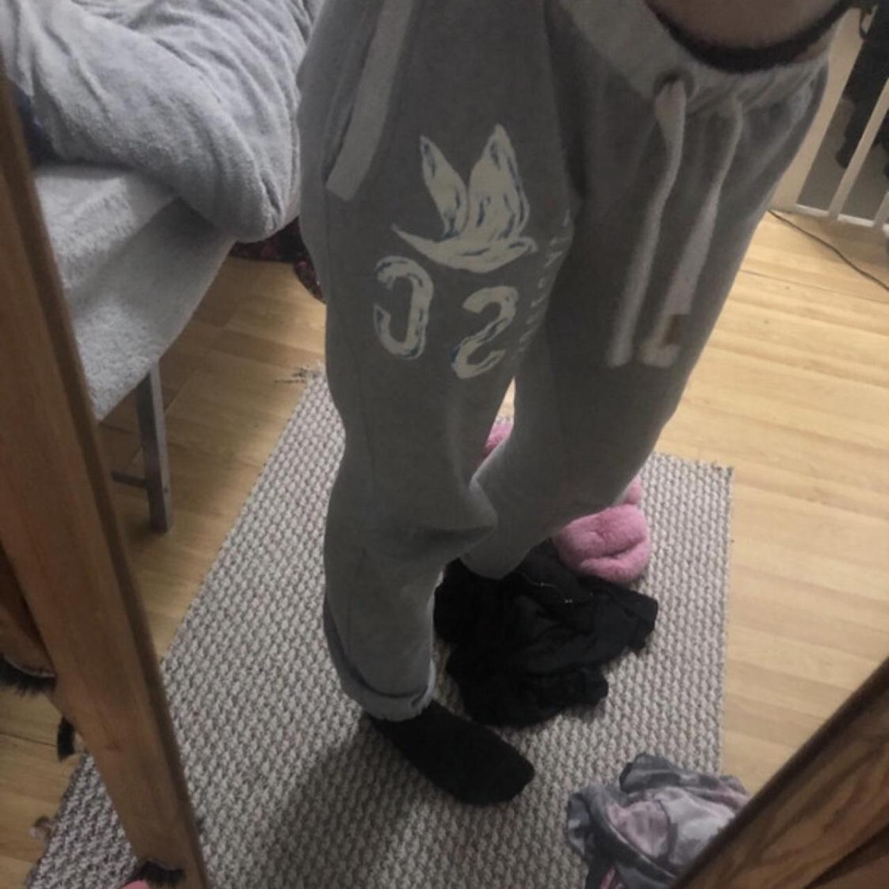 Grey low rise joggers super comfortable - Depop