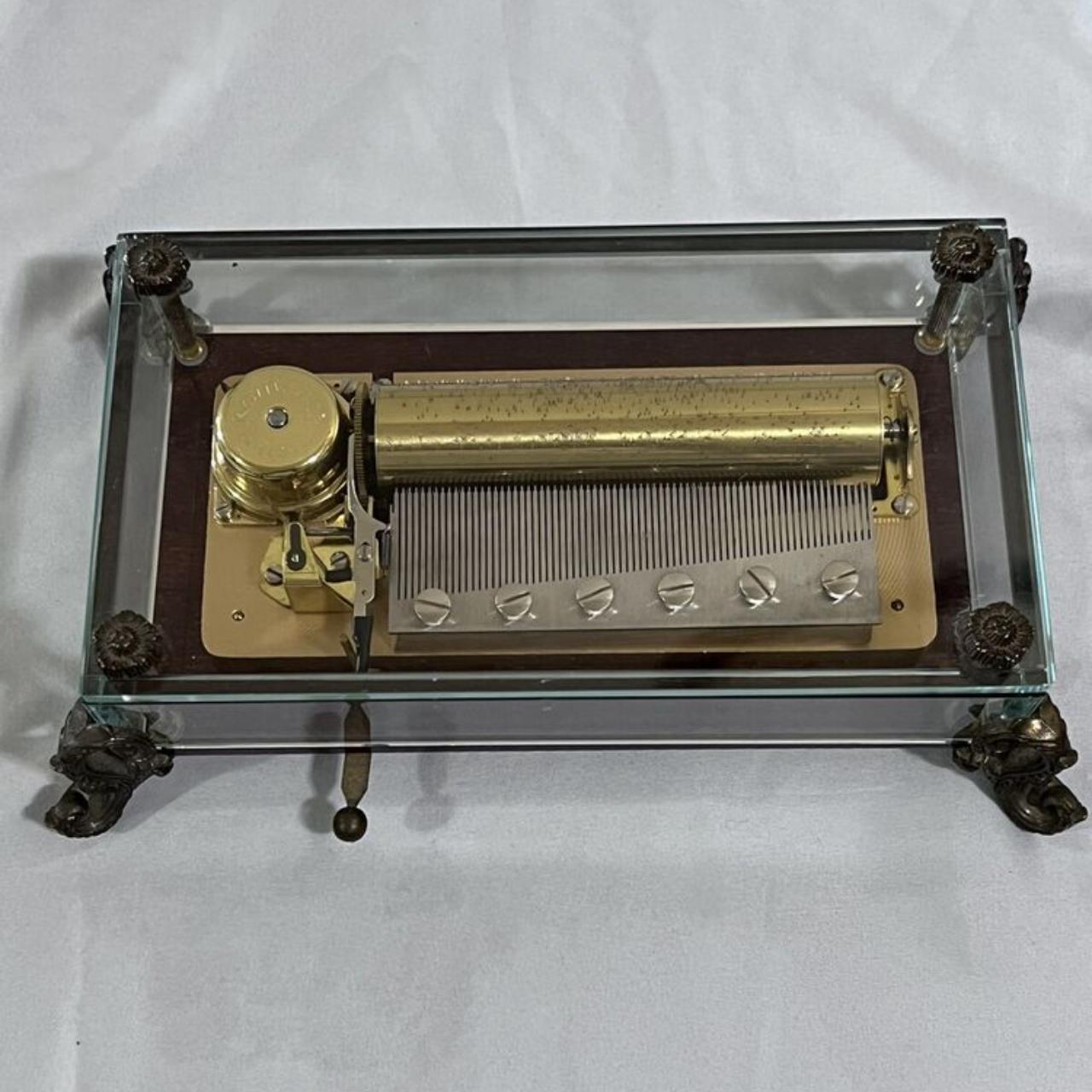 EXC VINTAGE SWISS REUGE 72 MUSIC BOX, CRYSTAL CLEAR... - Depop