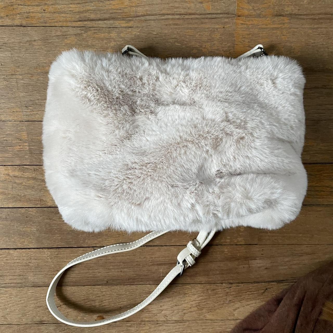 Rando TJ Maxx cream fuzzy purse only used once with... - Depop