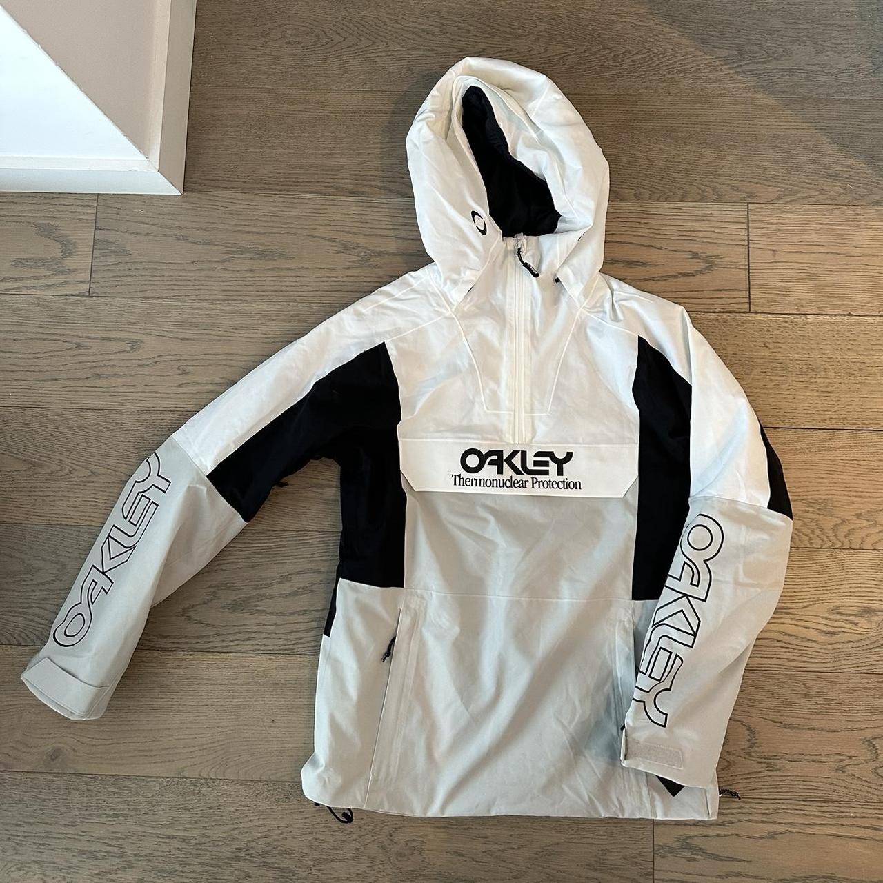 Oakley pullover snow jacket. Never been worn. Tags... - Depop