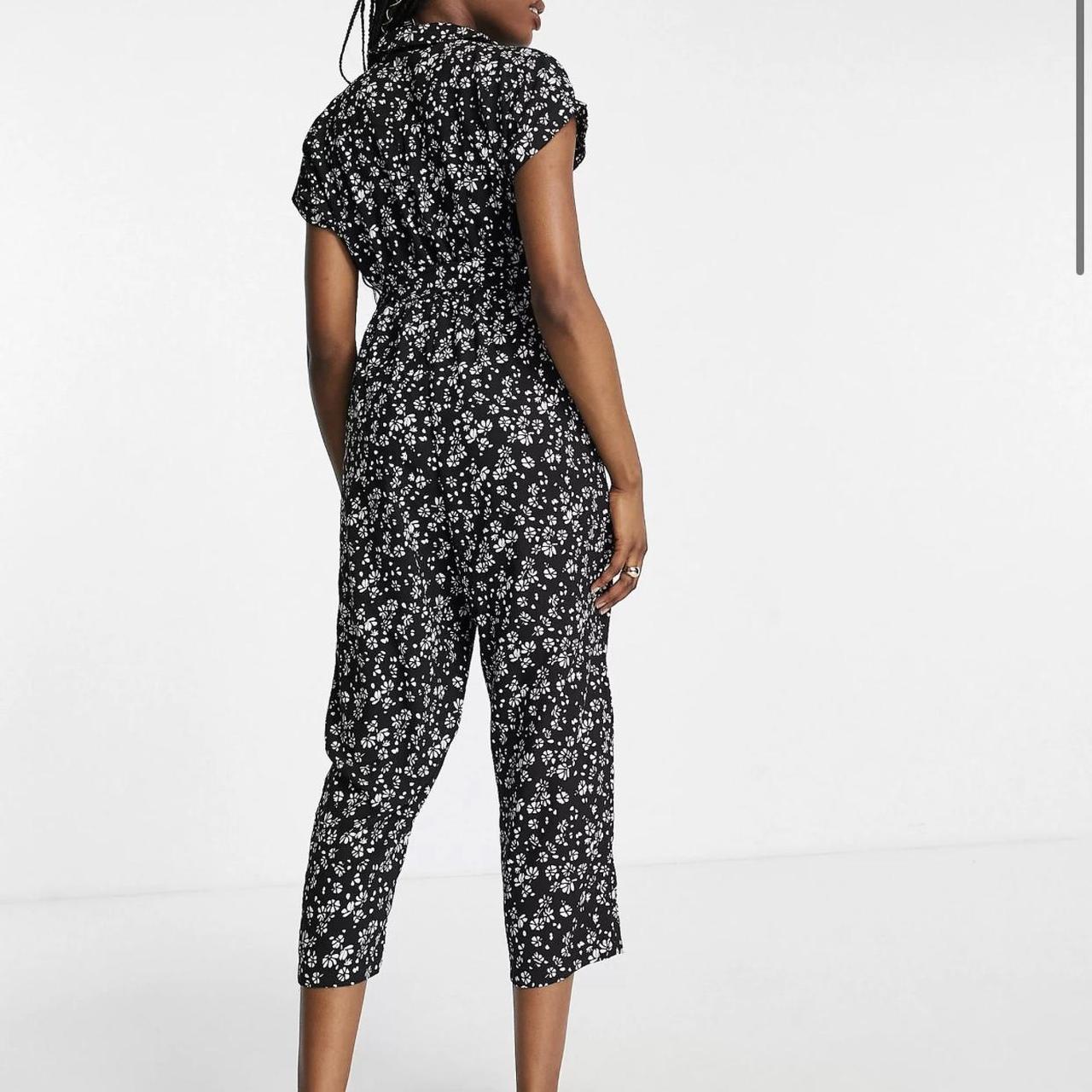 New Look floral pattern jumpsuit in black i really... - Depop