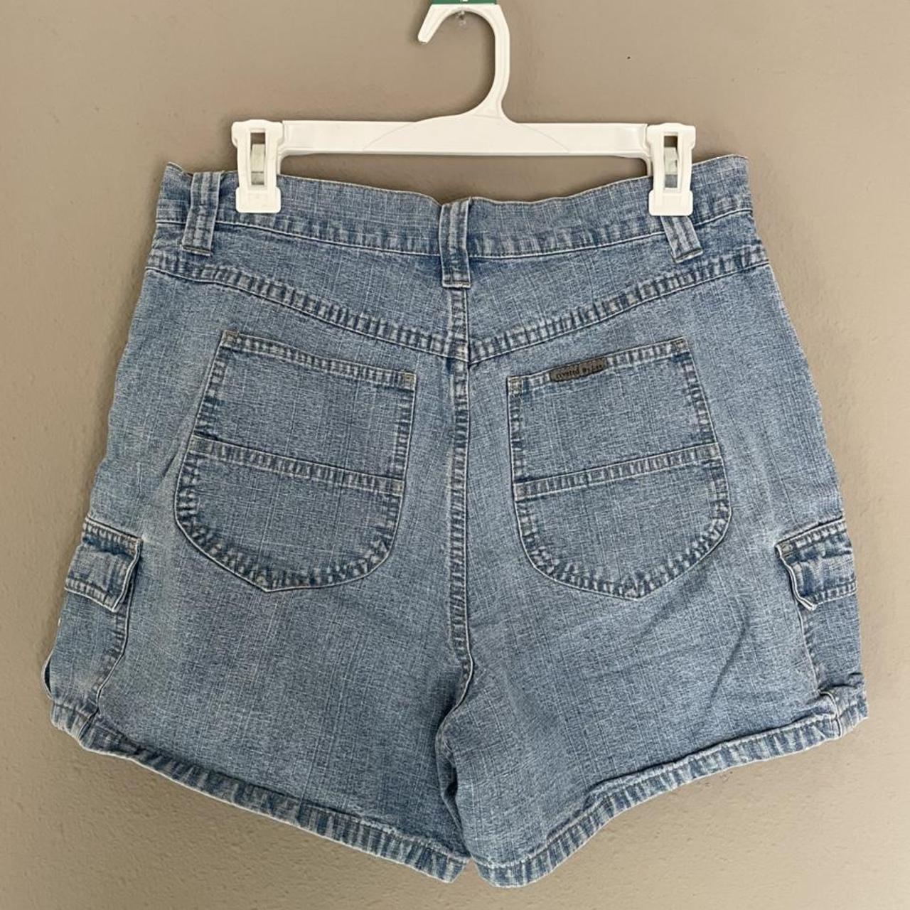 Lee Riveted high rise cargo shorts The inside has no... | Depop