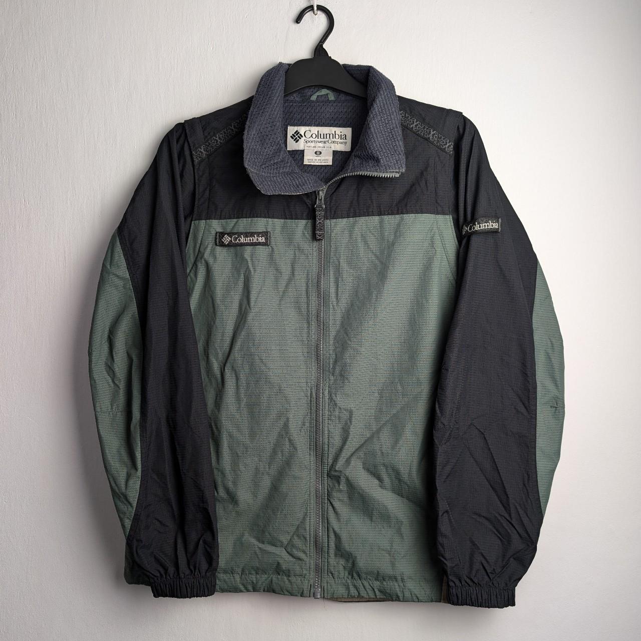 Columbia Outdoor Packable Windbreaker Full Zip Rain... - Depop