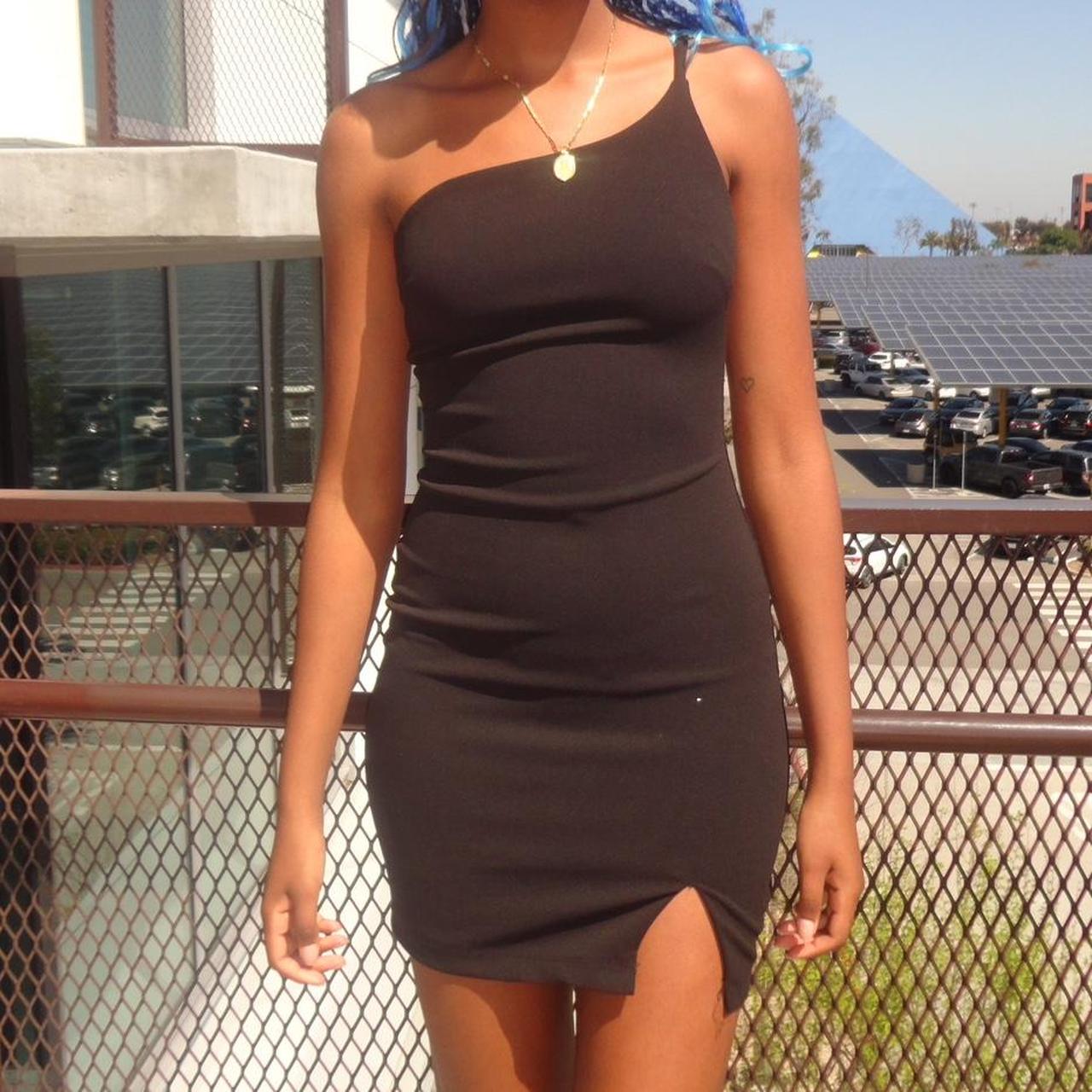 Black one shoulder body con dress with small slit - Depop