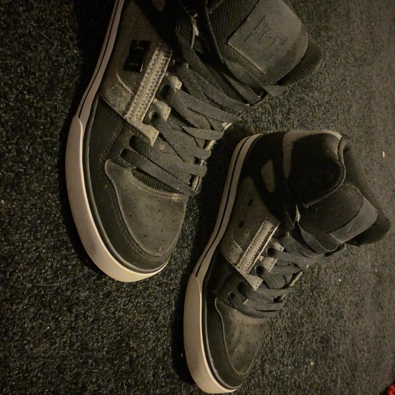 woman’s black and grey DC only worn a few time with... - Depop