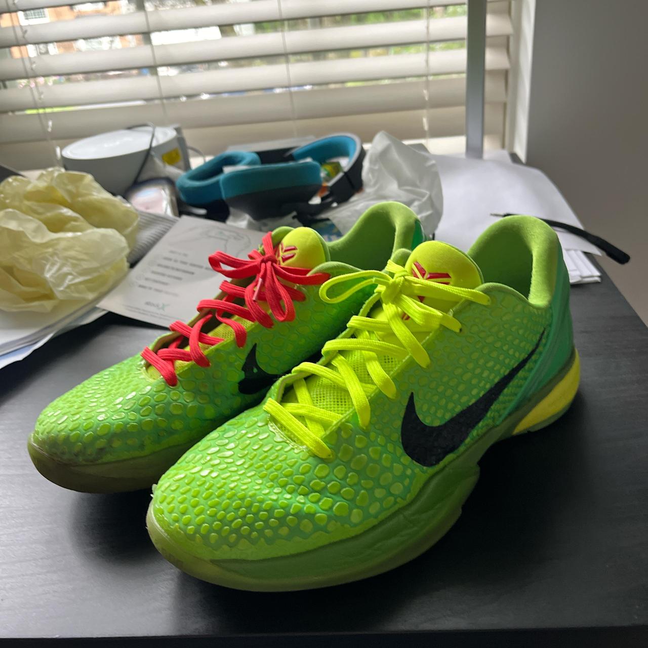 Kobe Pronto 6 Grinch - Depop