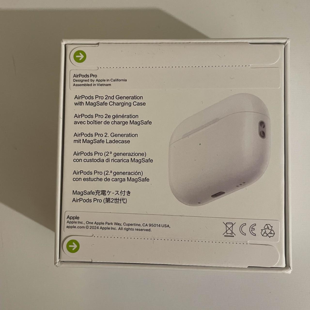 Apple white musical-instruments-and-dj Pro, Gen... - Depop