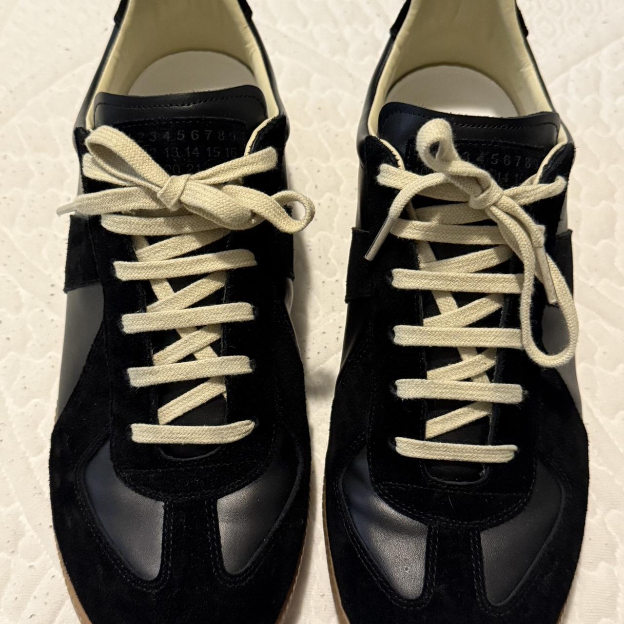 Black gats Box a lil damaged and got the dust bag.... | Depop