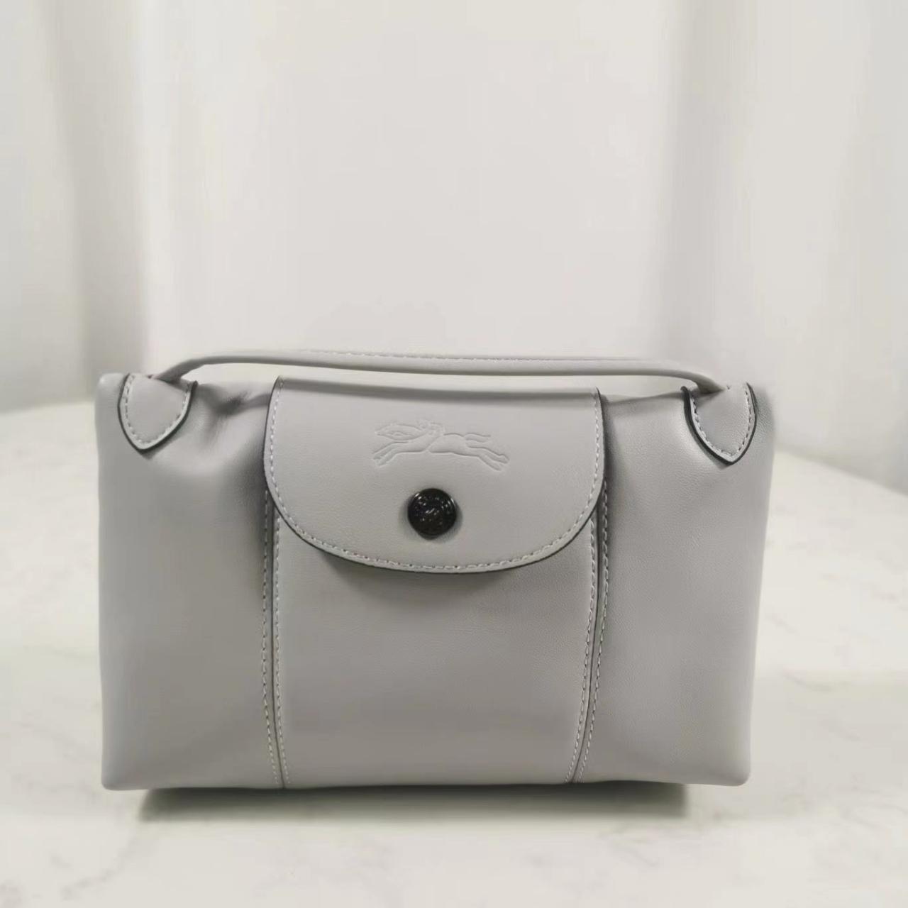 Longchamp LE PLIAGE XTRA Crossbody bag -... - Depop