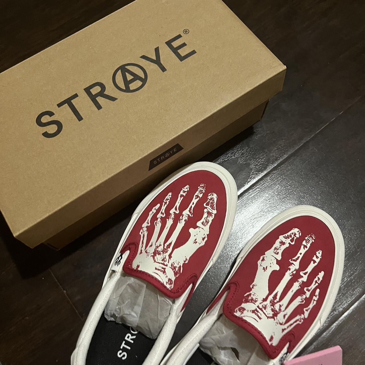 Strayes skating shoes hasn’t been worn !!!! new !!... - Depop