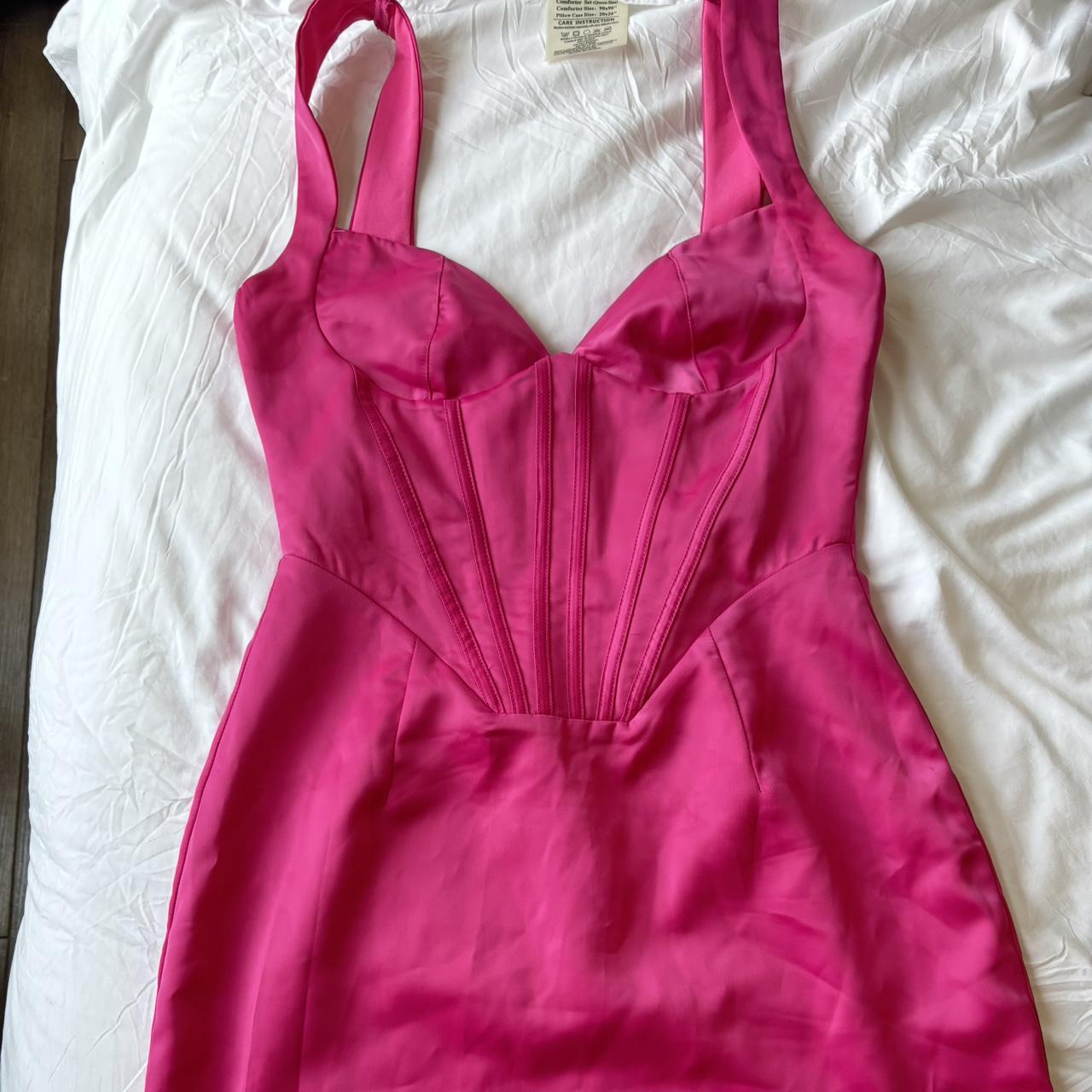 HOT PINK WHITE FOX DRESS 💗💕💗💕💅🏽 So cute and so... | Depop