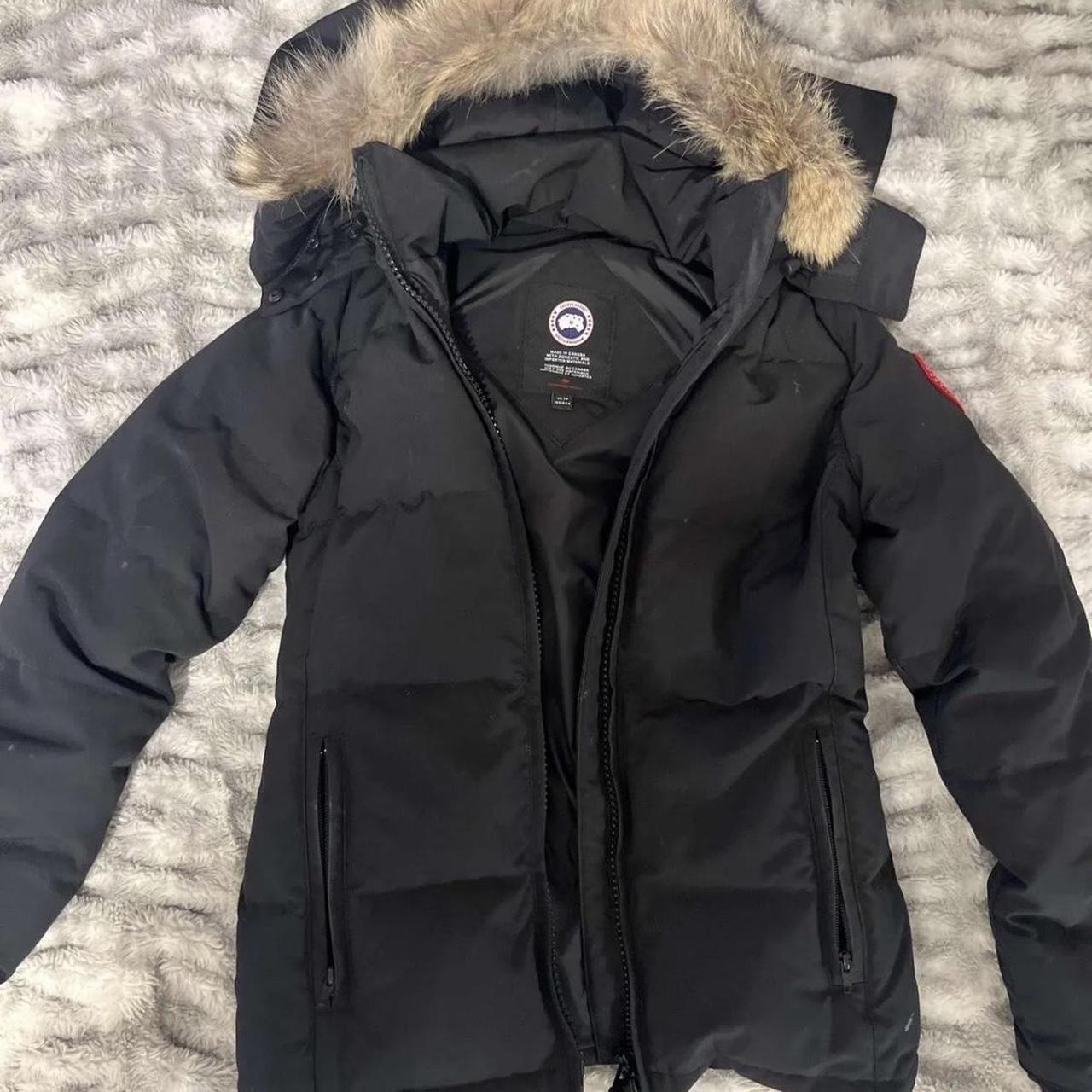 Canada goose authentic and has qr code to scan and... - Depop