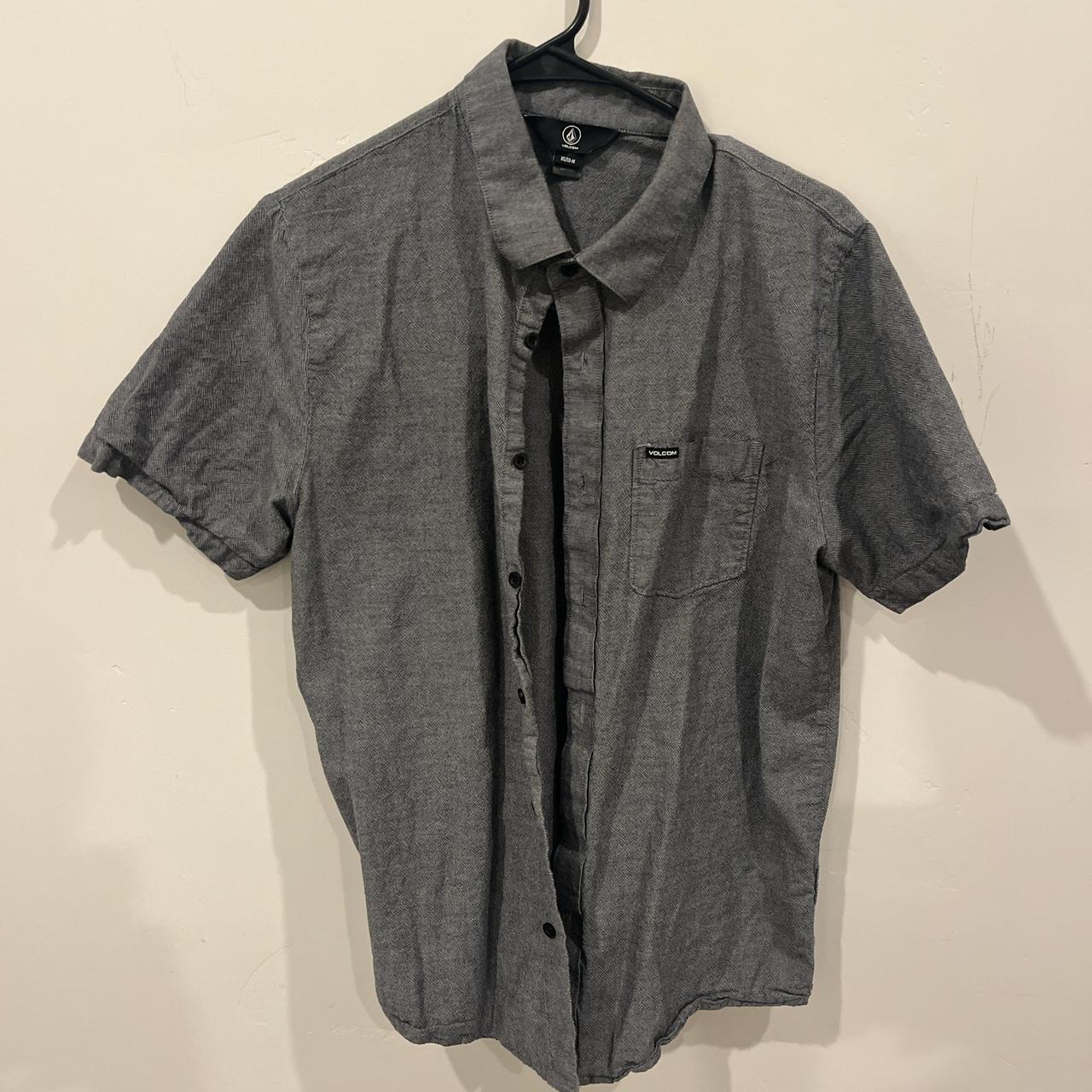 Grey Volcom button up Men’s size M | Depop