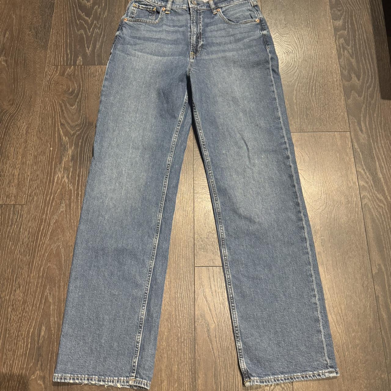 Gap 90’s Loose High-Rise. Never worn. Message me... - Depop