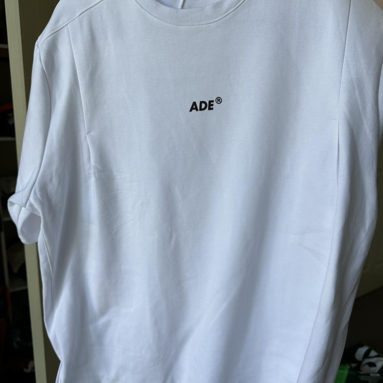 medium white short sleeve - Depop