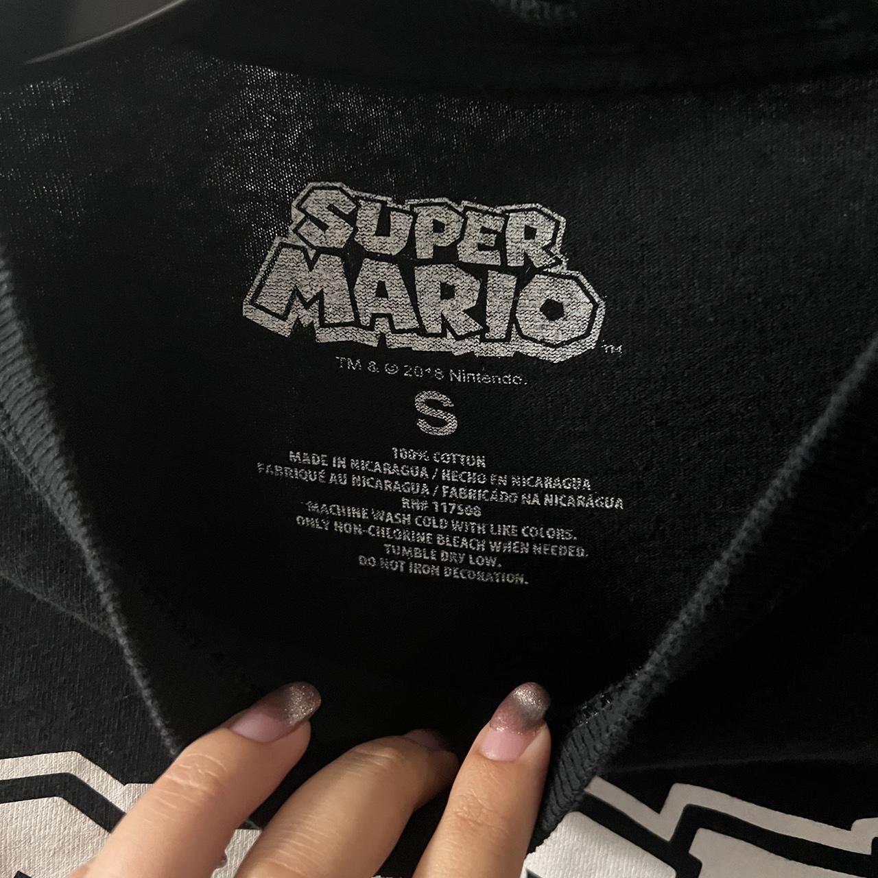 Súper Mario long sleeve crop top size small - Depop