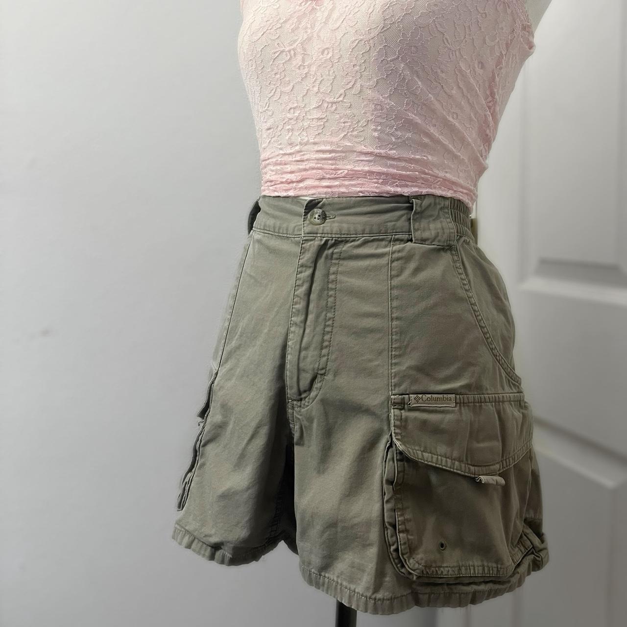 Columbia high rise cargo shorts good condition - Depop
