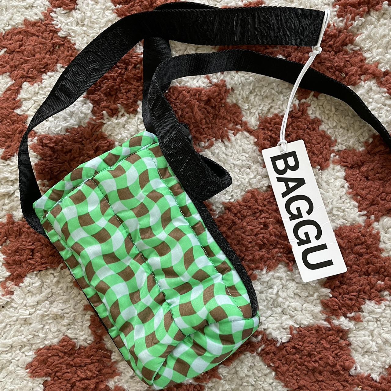 BAGGU wavy gingham green puffy water bottle sling —... | Depop