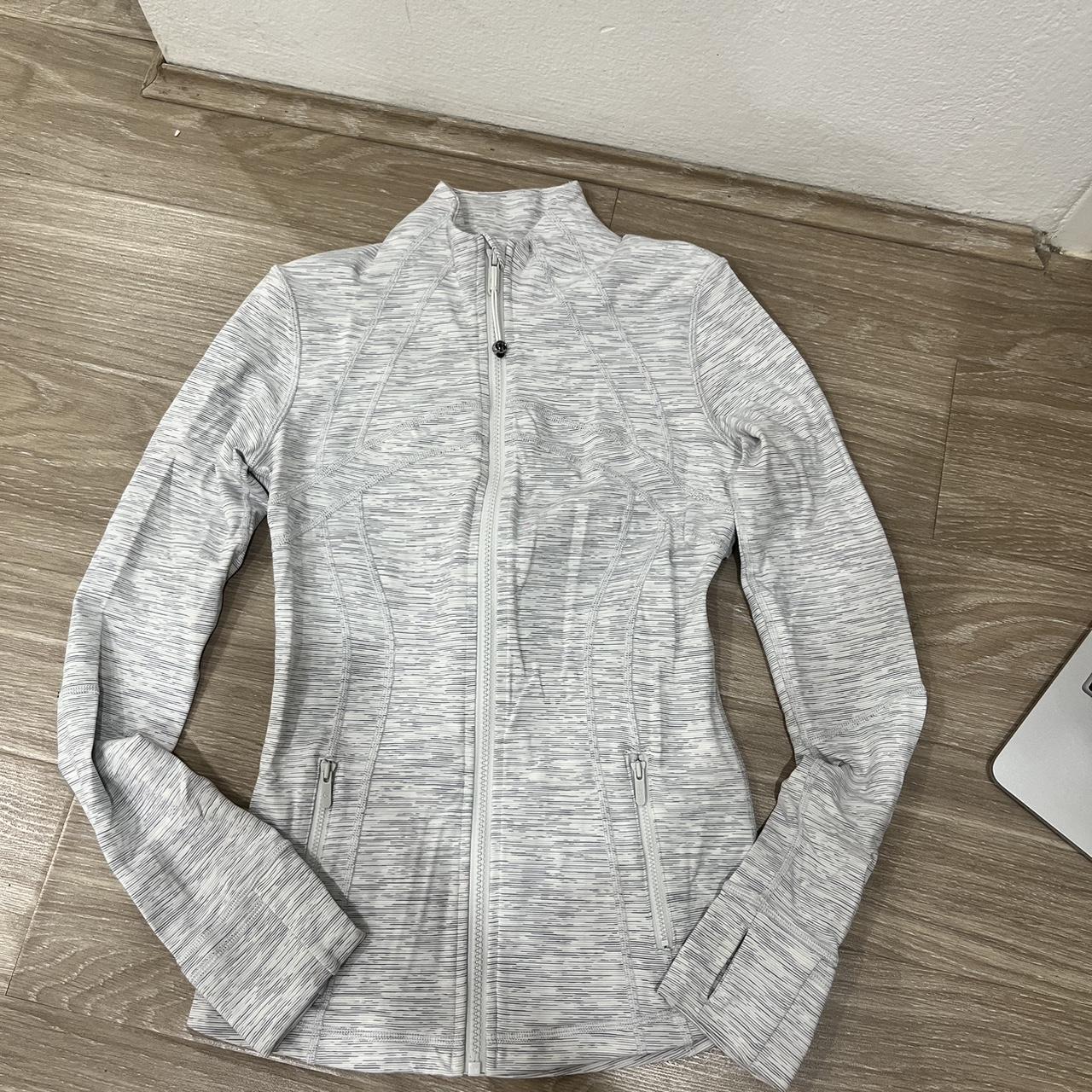 Lululemon grey define jacket - size 4 * worn once - Depop