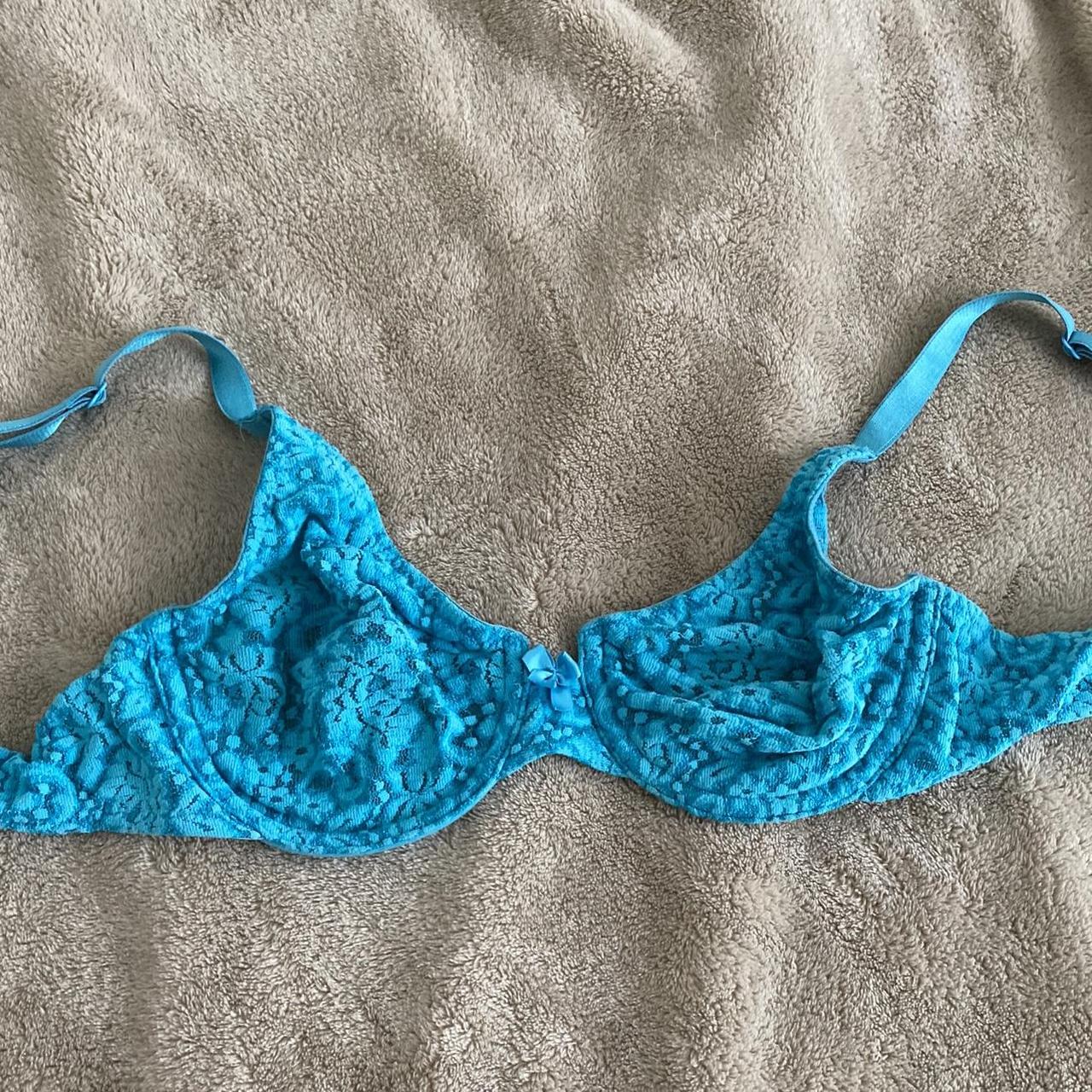 Cute blue lace bra with bow in the middle - Depop