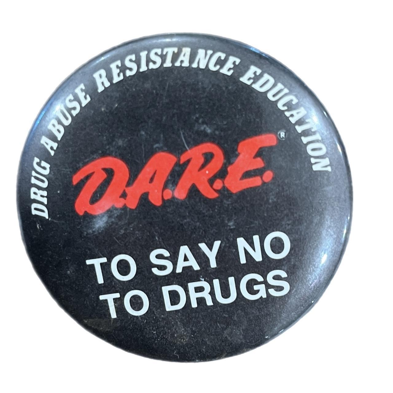 1970s vintage black and red pinback button with... - Depop