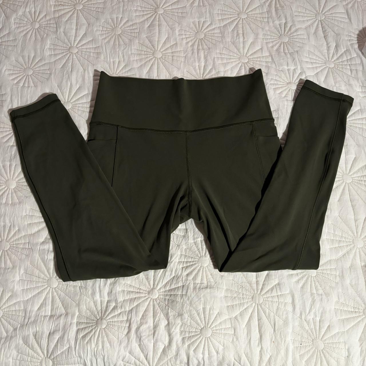 Athleta Leggings 🤍 Size Medium Has pockets 😊 Green - Depop