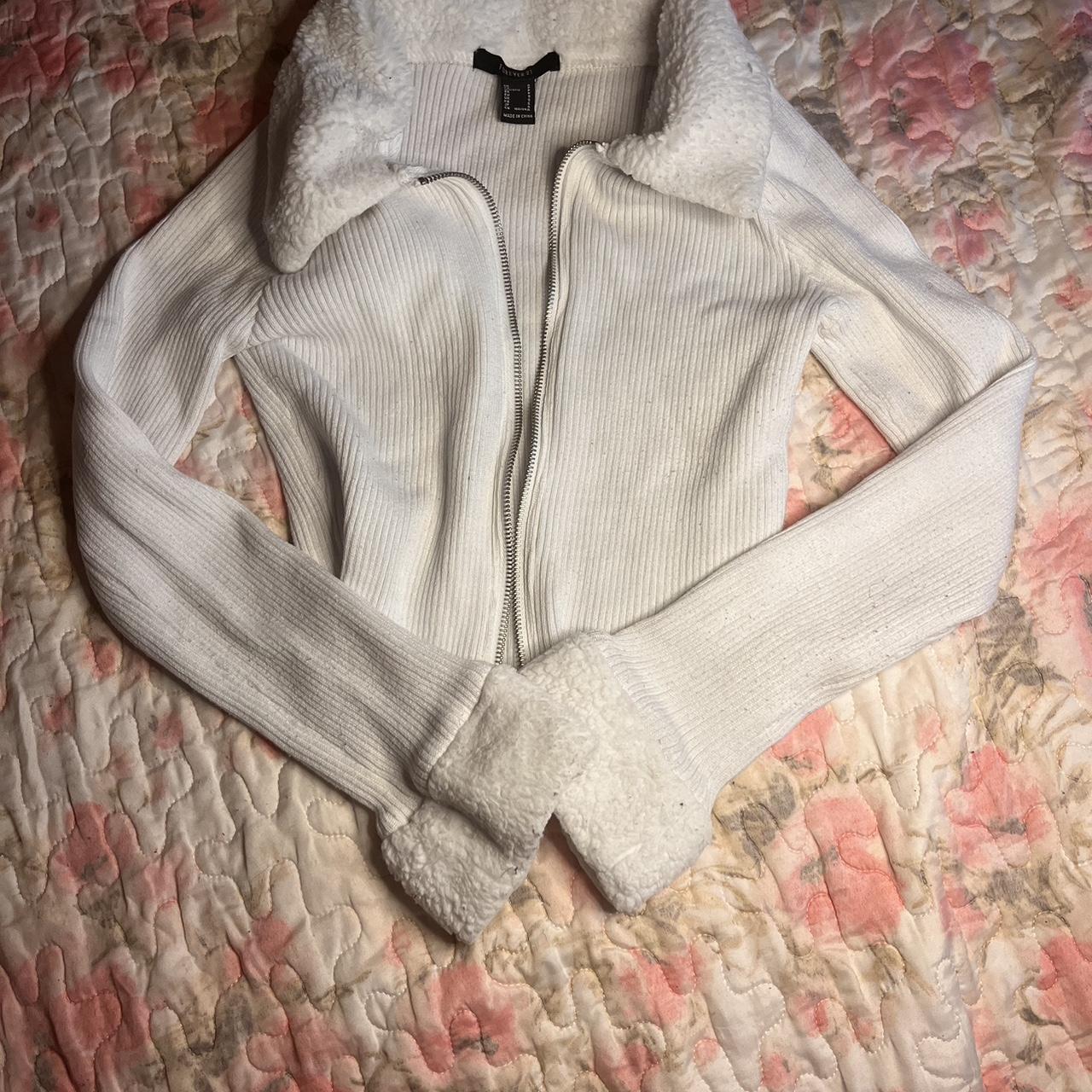 🥥🤎 white cropped zip up sweater with fur trim... - Depop