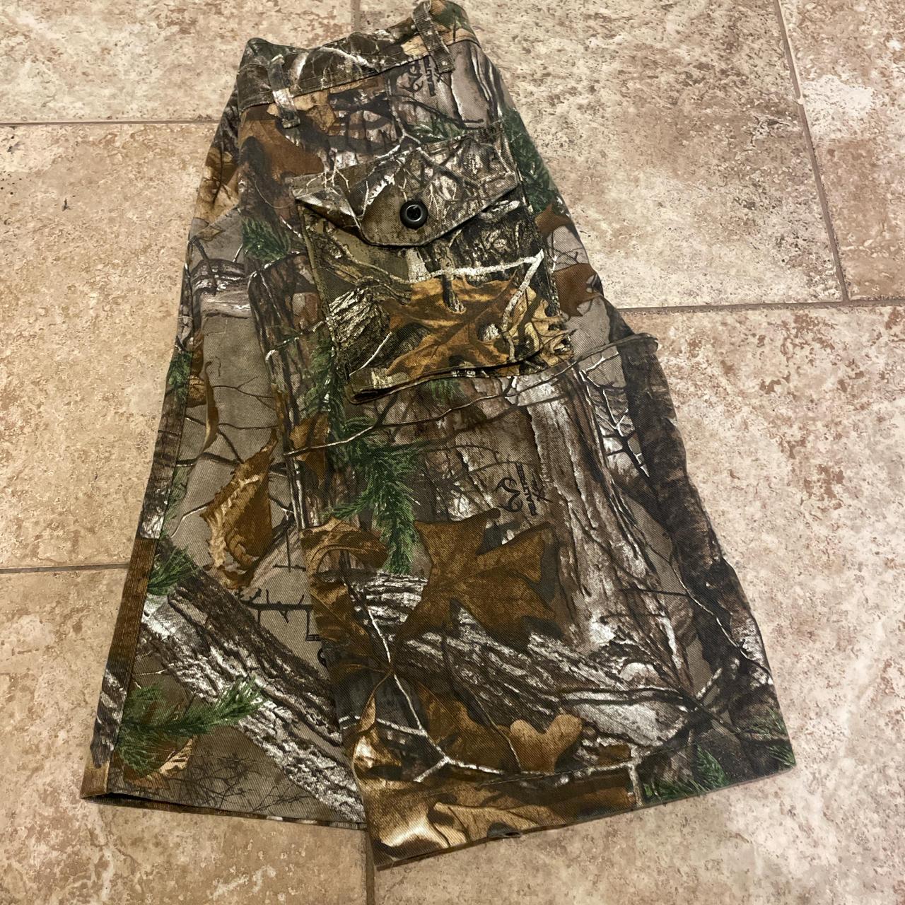 Realtree camo jorts / cargo shorts really cool... - Depop