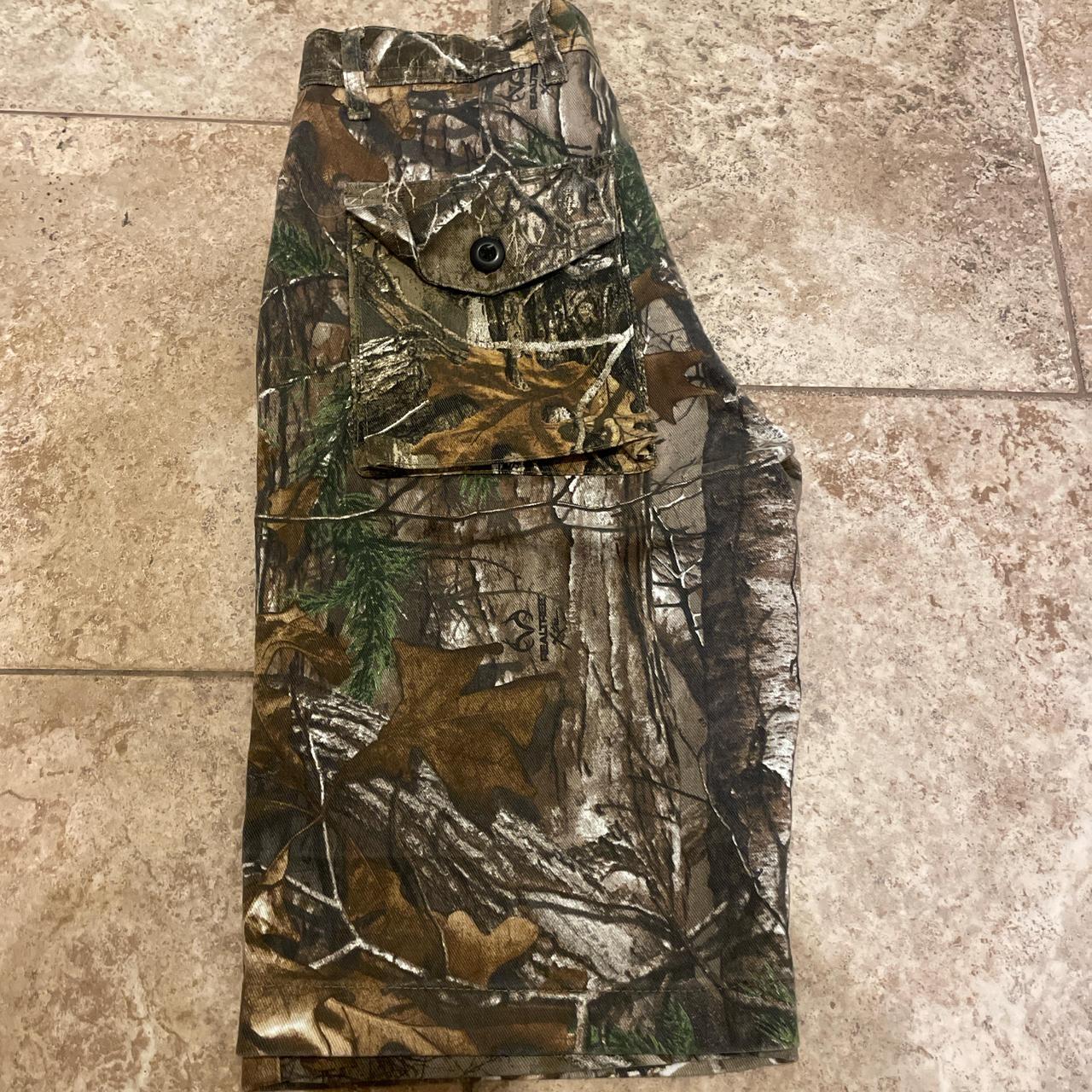 Realtree camo jorts / cargo shorts really cool... - Depop