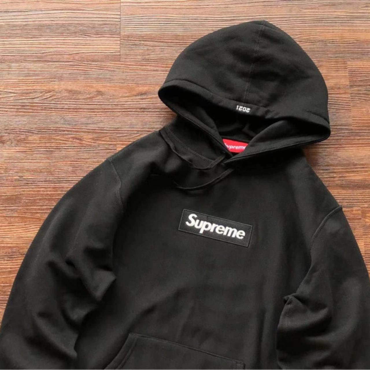 supreme men's hoodie Worn a few times and in perfect... - Depop