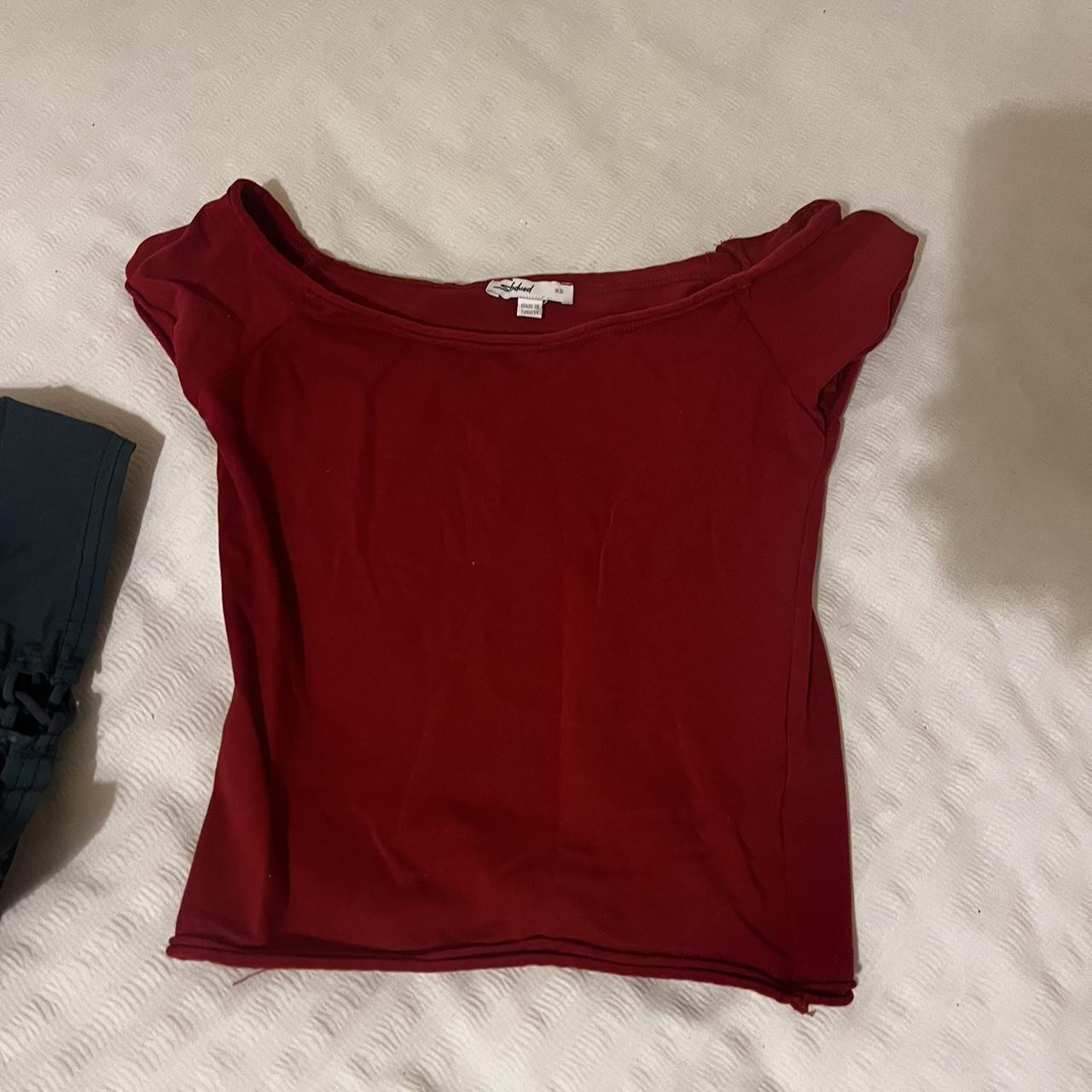 Subdued red top - Depop
