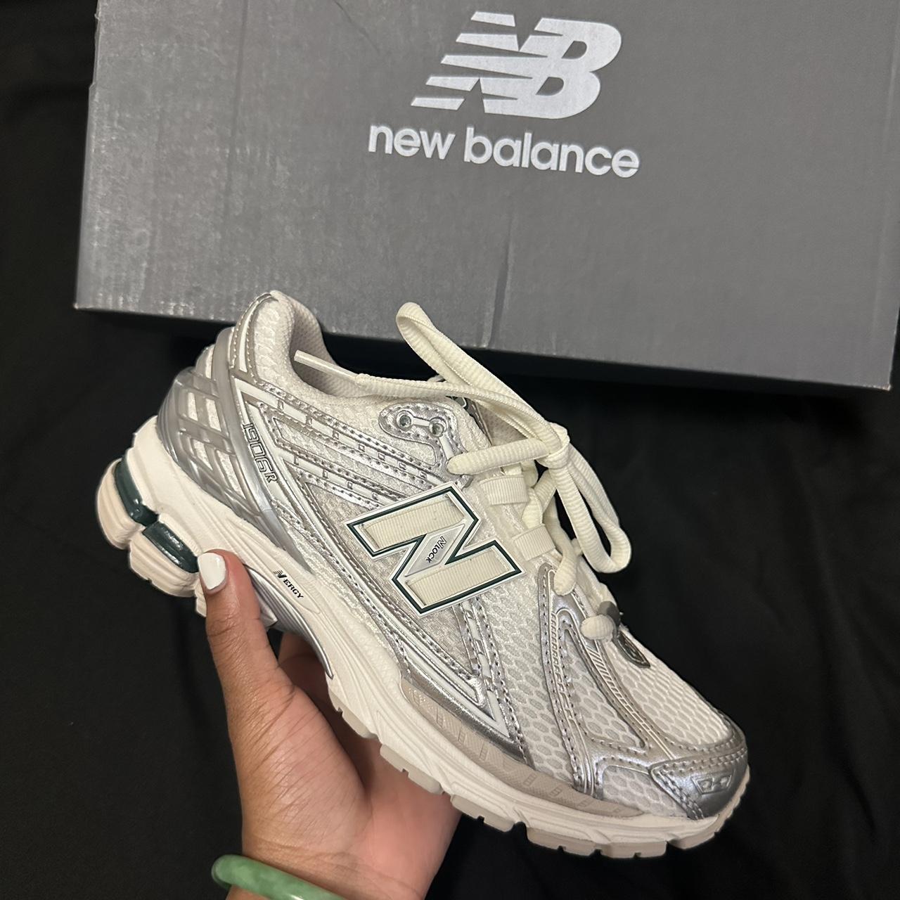 New Balance Size 4 in Boys 6 in Women - Depop