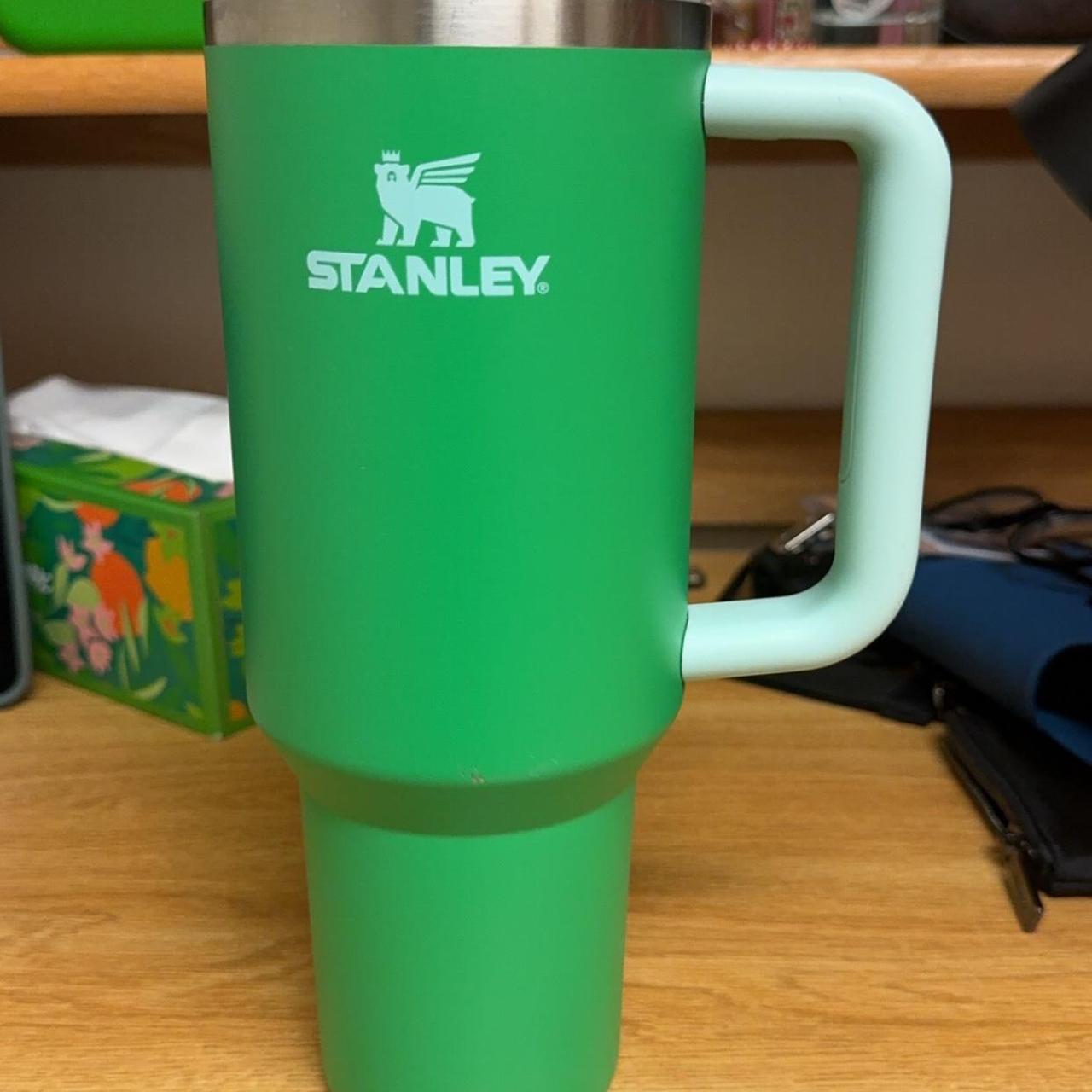 40oz used Stanley green - Depop