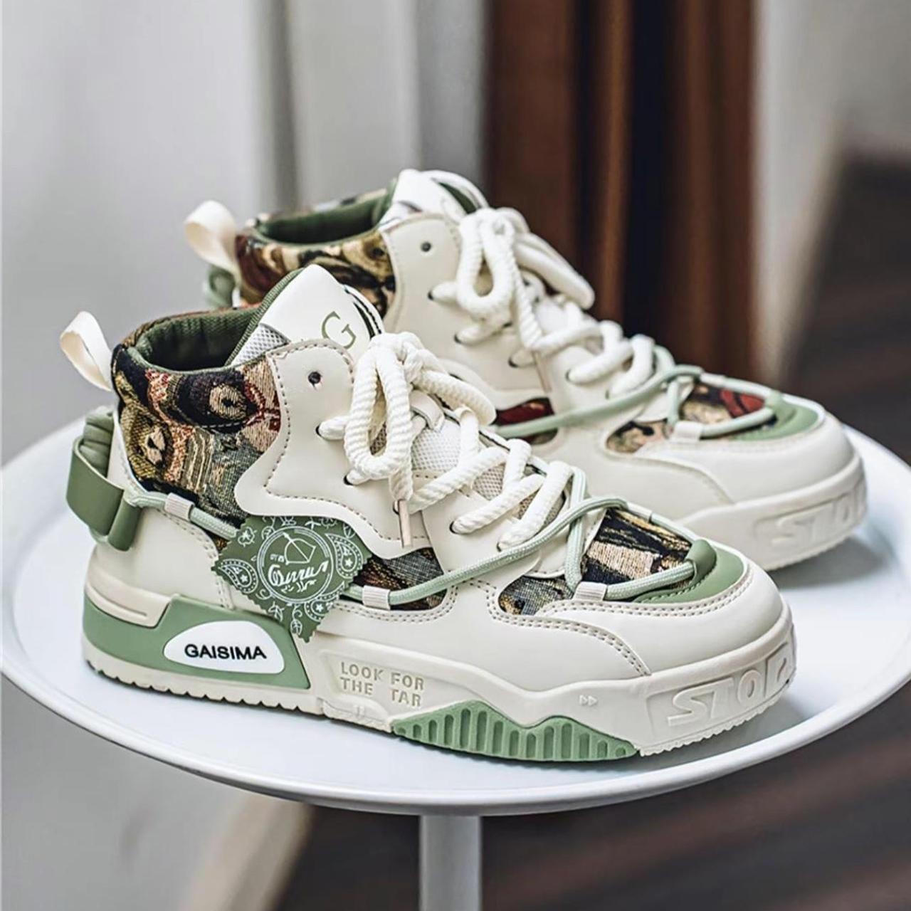 Gaisima GAISIMA LOOK FOR THE TAR green and white... | Depop