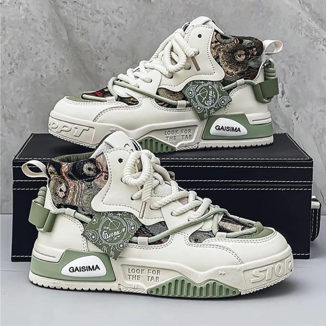 Gaisima GAISIMA LOOK FOR THE TAR green and white... | Depop