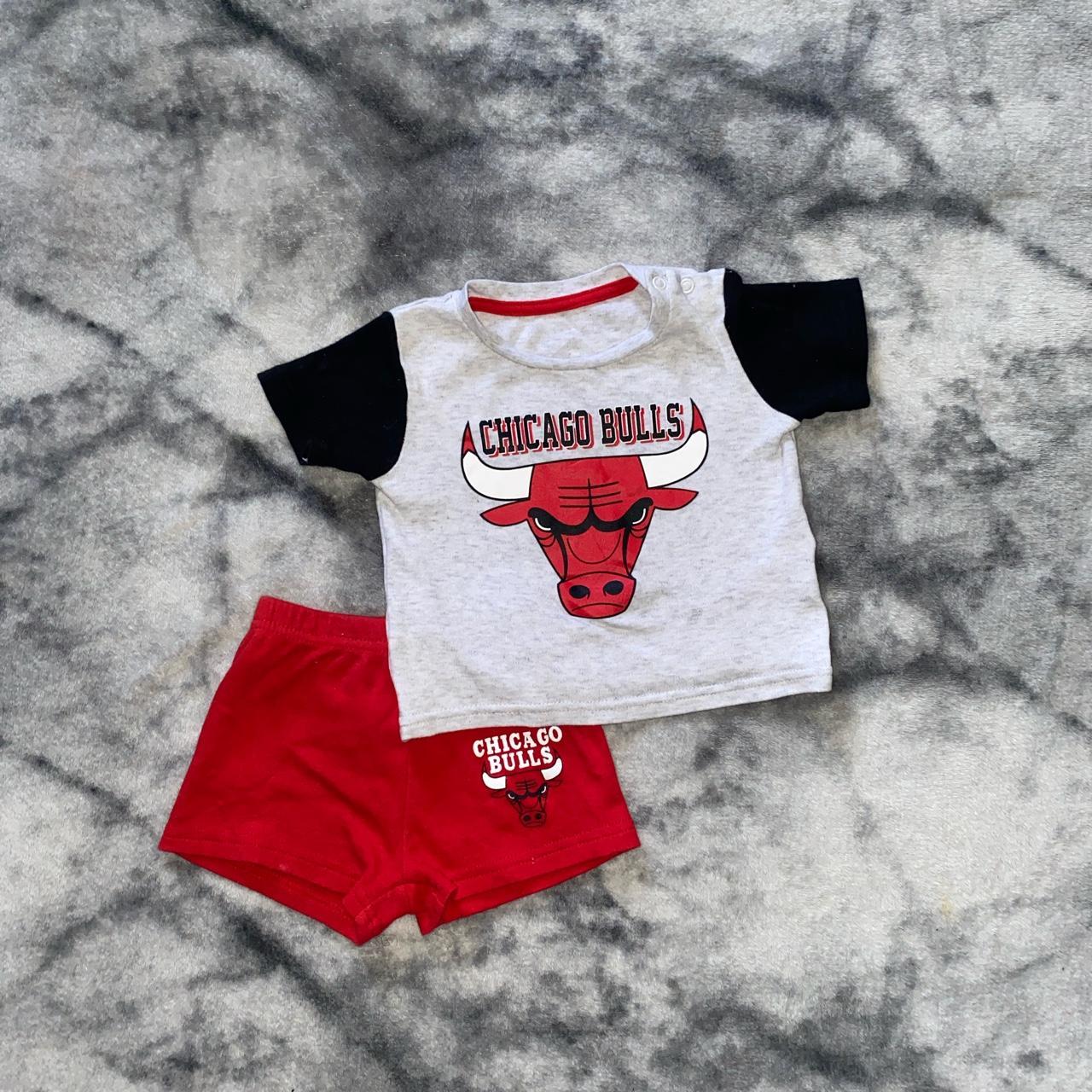 Chicago Bulls Set ️ • Size 6-9 Months 𝒫𝓁𝑒𝒶𝓈𝑒... - Depop
