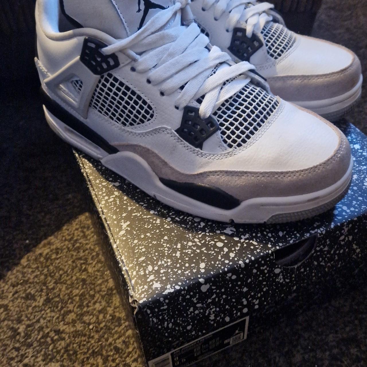 Jordan 4 white & black - Depop