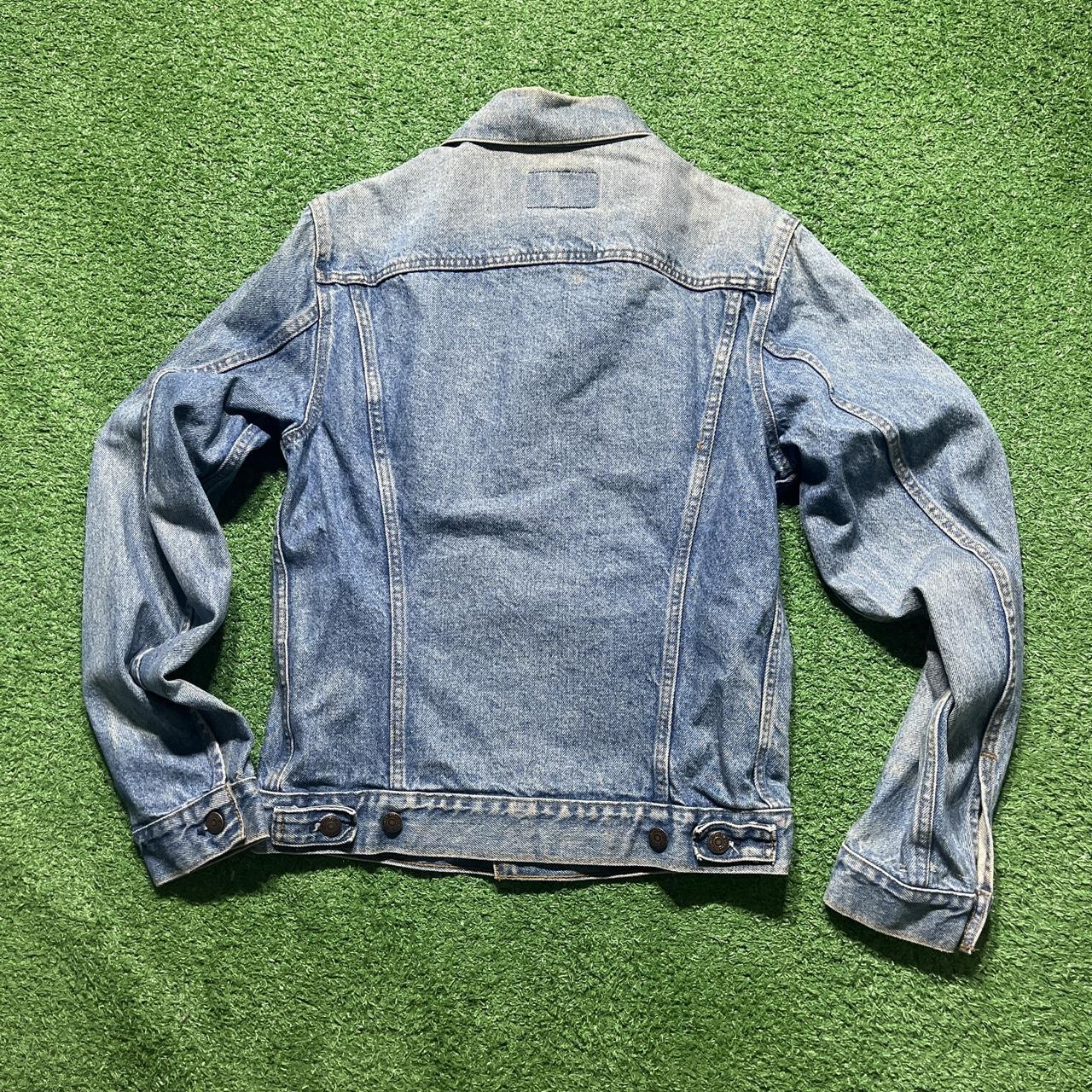 Early 2000s Levi Jean Jacket Men’s Medium. Model in... - Depop
