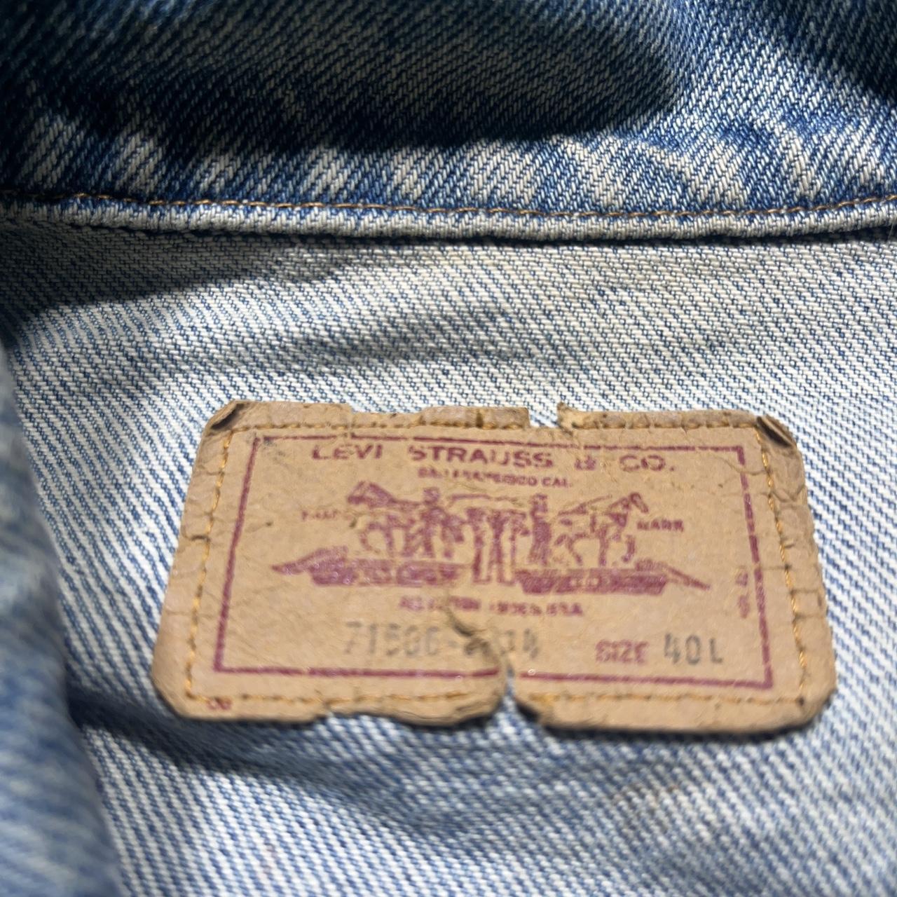 Early 2000s Levi Jean Jacket Men’s Medium. Model in... - Depop