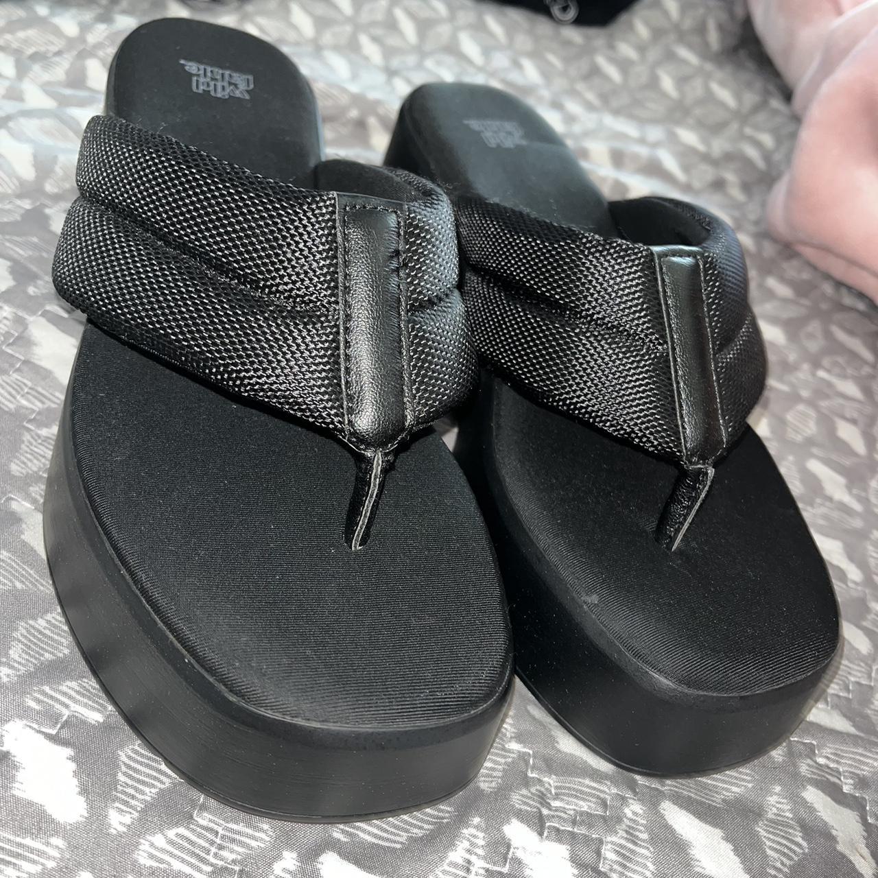 Wild fable sandals - Depop