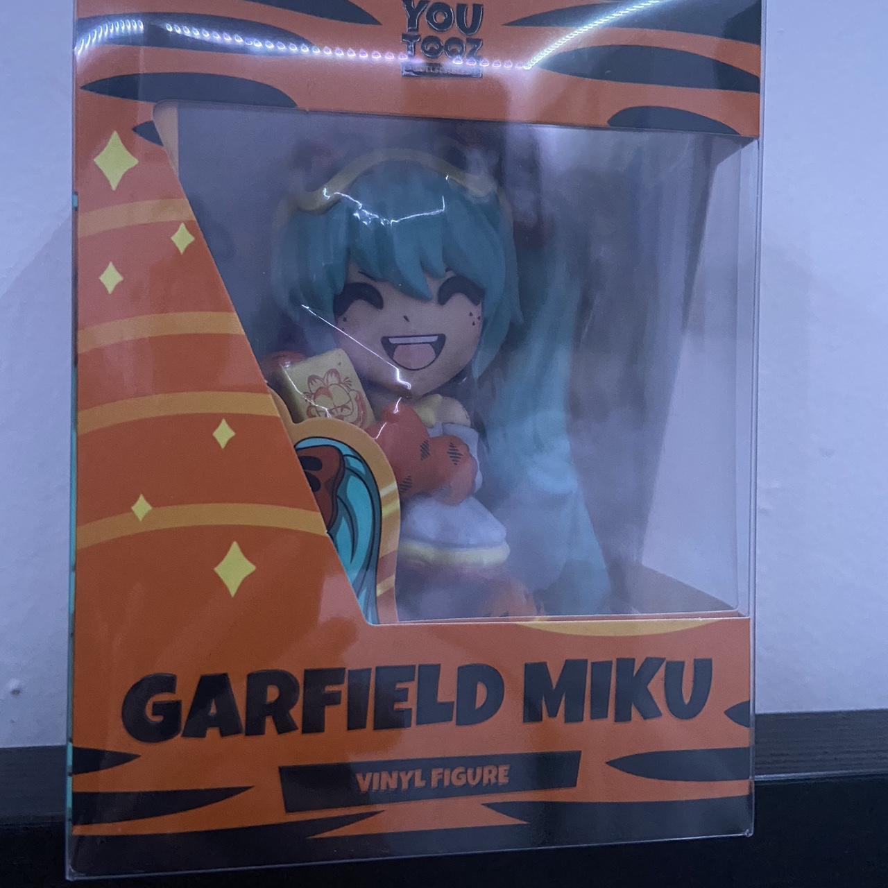 Garfield Hatsune Miku youtooz figure LIMITED EDITION... | Depop