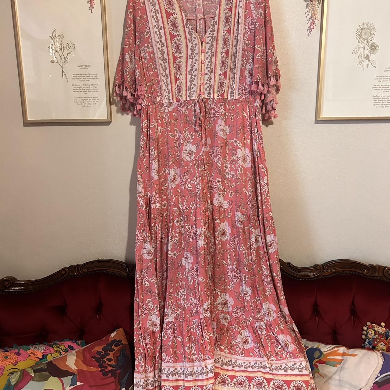 Jaase maxi dress Size XL Has pockets! Elastic waist... - Depop