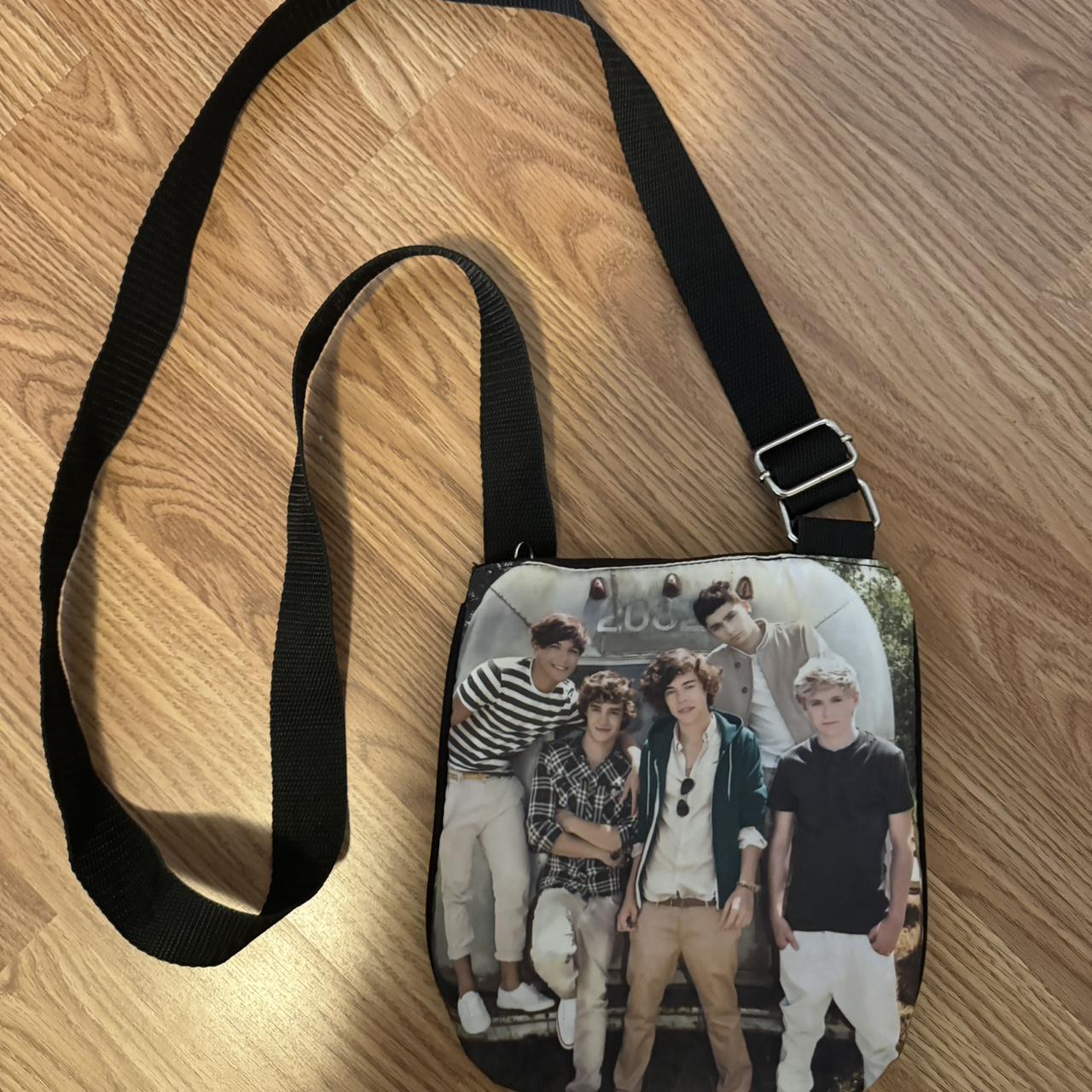 vintage (😭😭😭) 2014 one direction cross body... - Depop