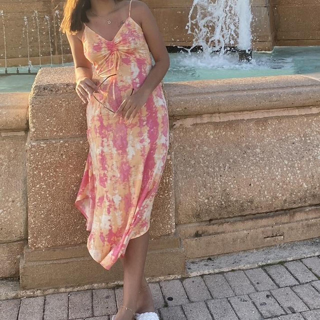 Vibrant flowy dress Reference : 5’4 , 125lb - Depop