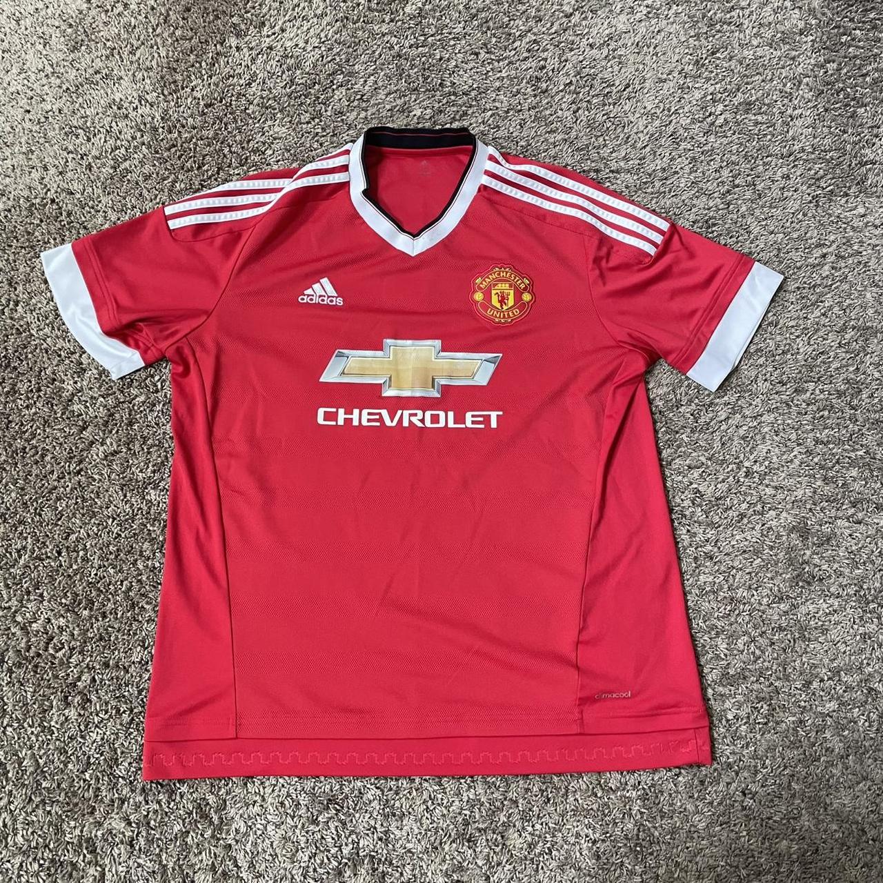 XL adidas Manchester United Y2K red jersey kit P2P:... | Depop