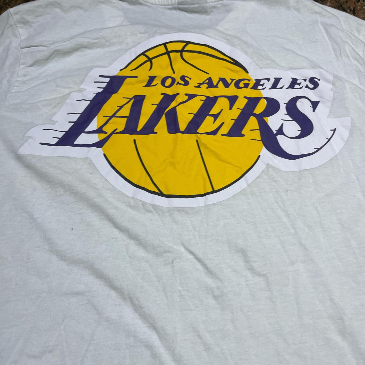 XL white lakers lebron james t-shirt - Depop