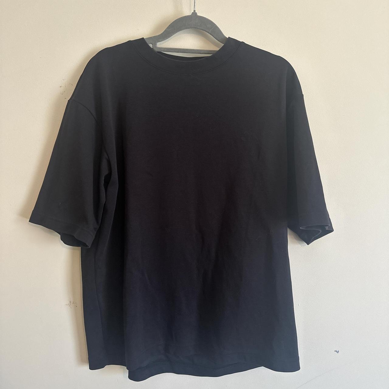 Uniqlo airism black tee | Depop
