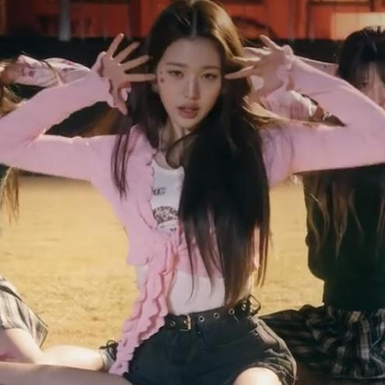 DM BEFORE PURCHASING ($10 off) iconic bmc gal top... | Depop