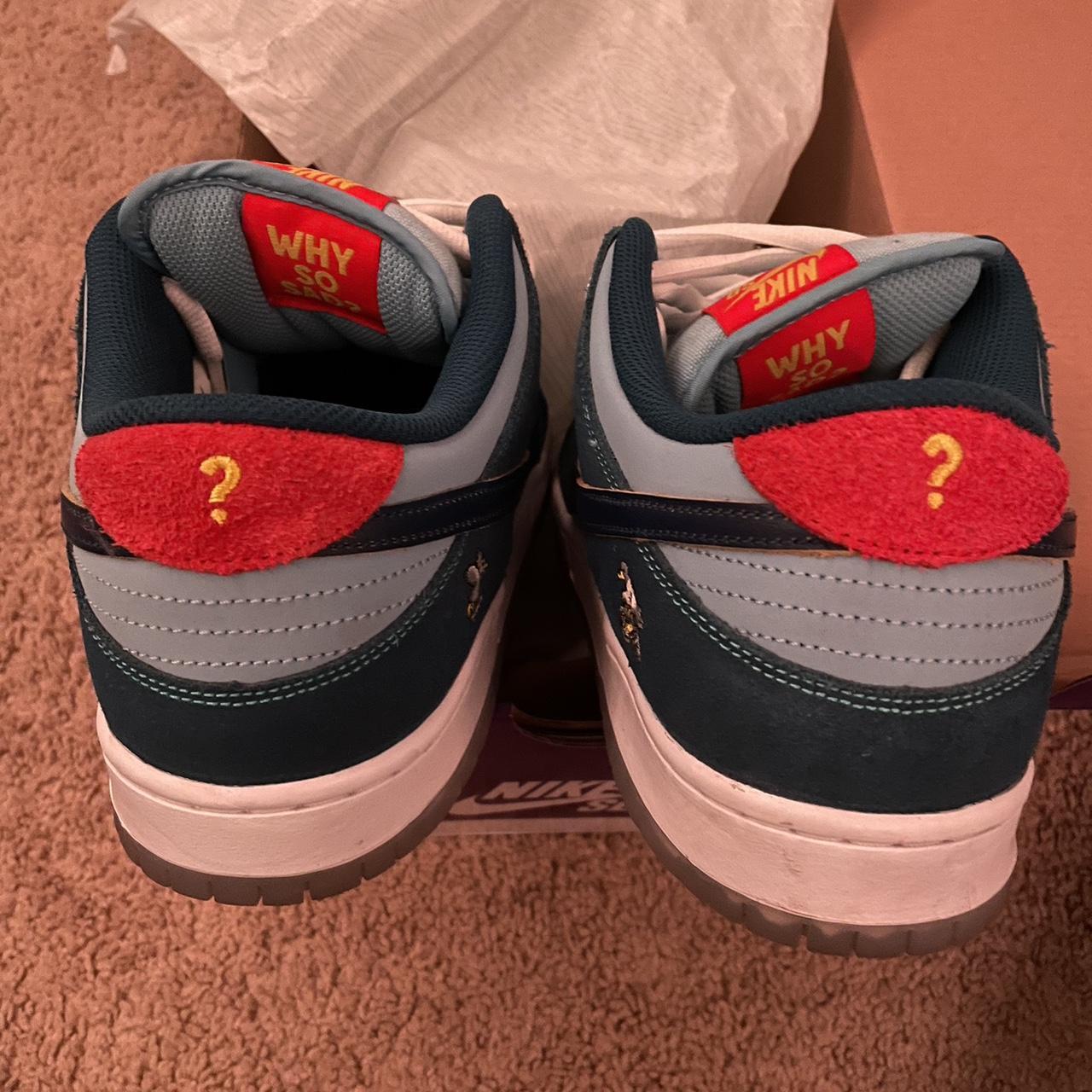 why so sad dunks worn a couple times - Depop