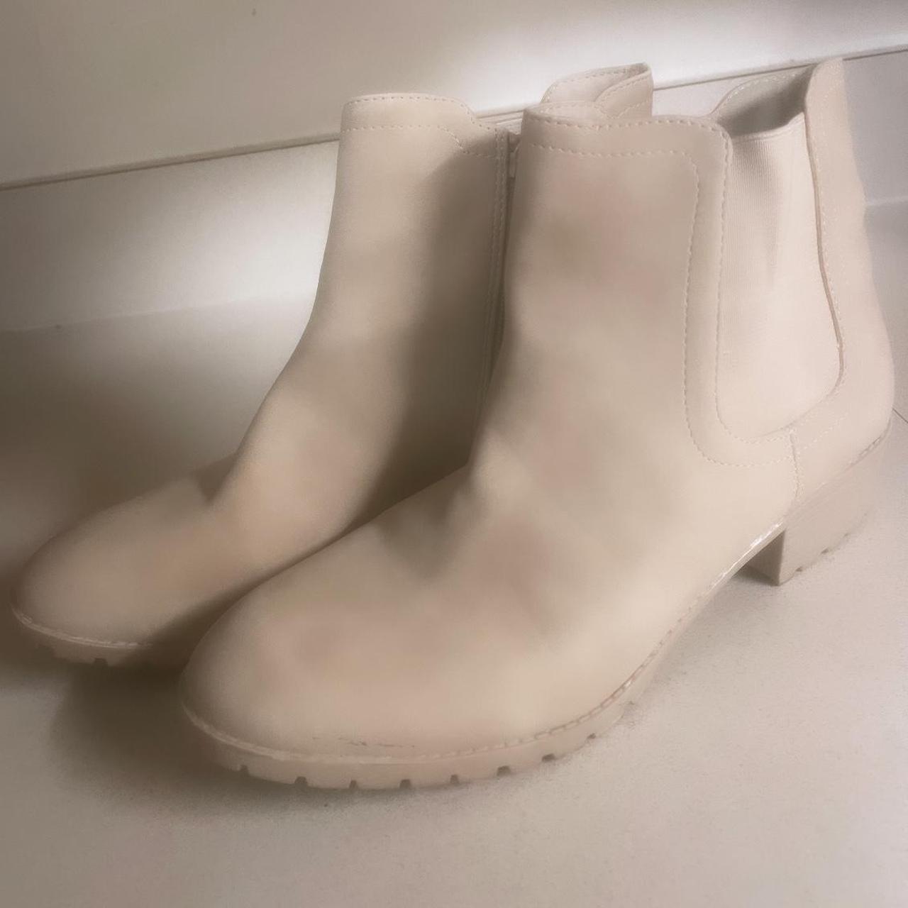 beige small heel boots - Depop